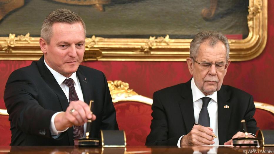 Der Bundespräsident hat die Ernennung von drei Offizieren blockiert Der Bundespräsident hat die Ernennung von drei Offizieren blockiert